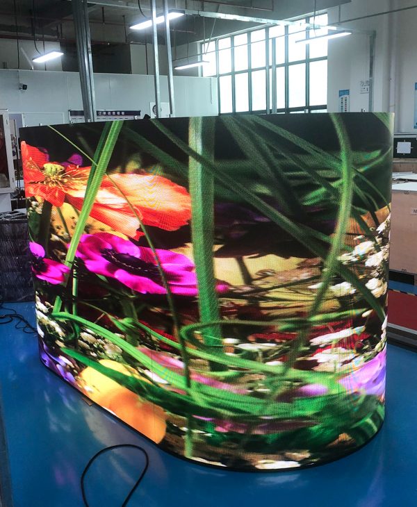 Pillar LED screen, P2.5 flexible module - MAXTOP LED Display